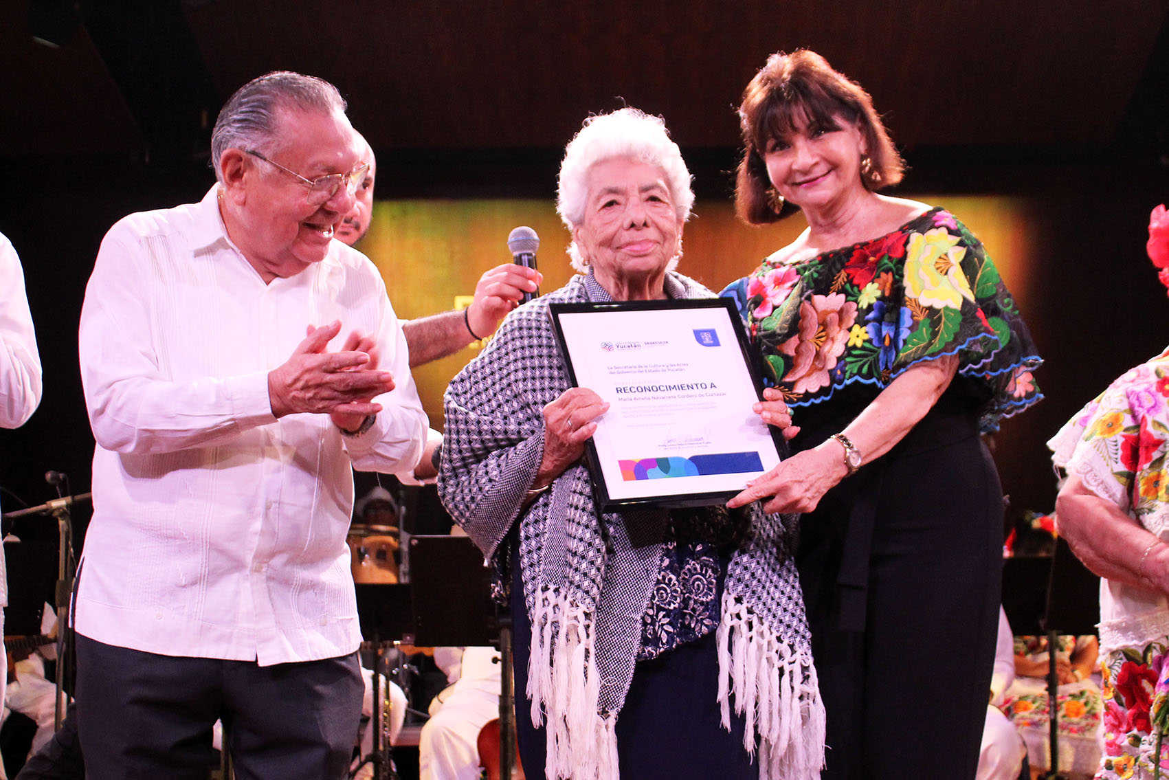 María Hoil Góngora y María Navarrete Cordero, homenajeadas por su amor ...